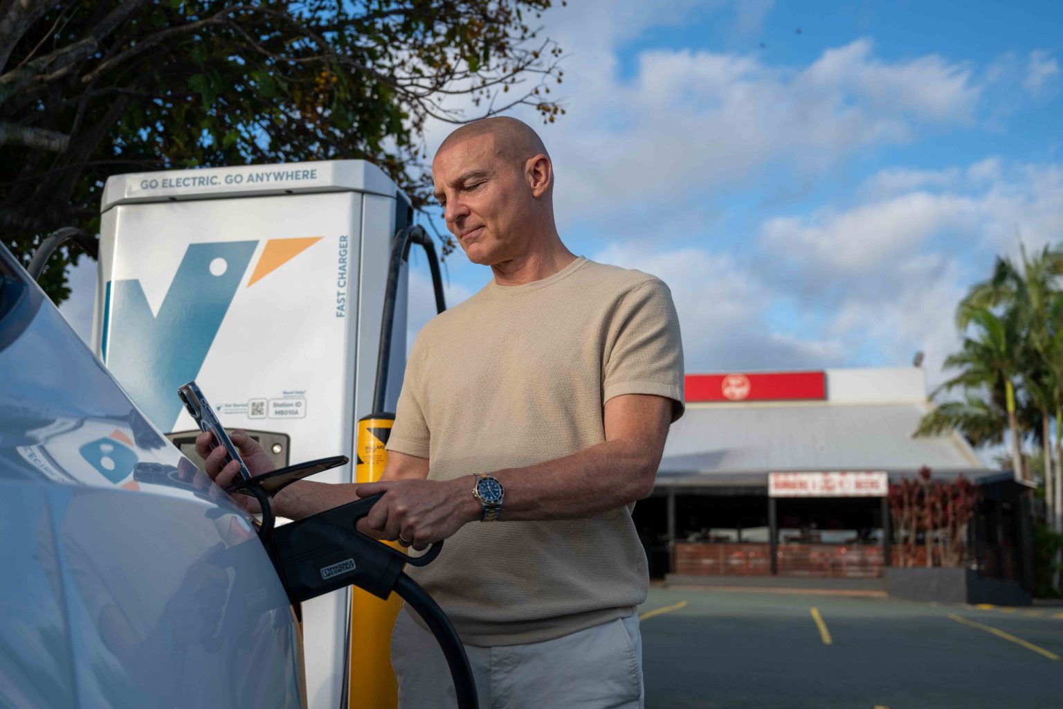 How to Charge EV - Evie Networks